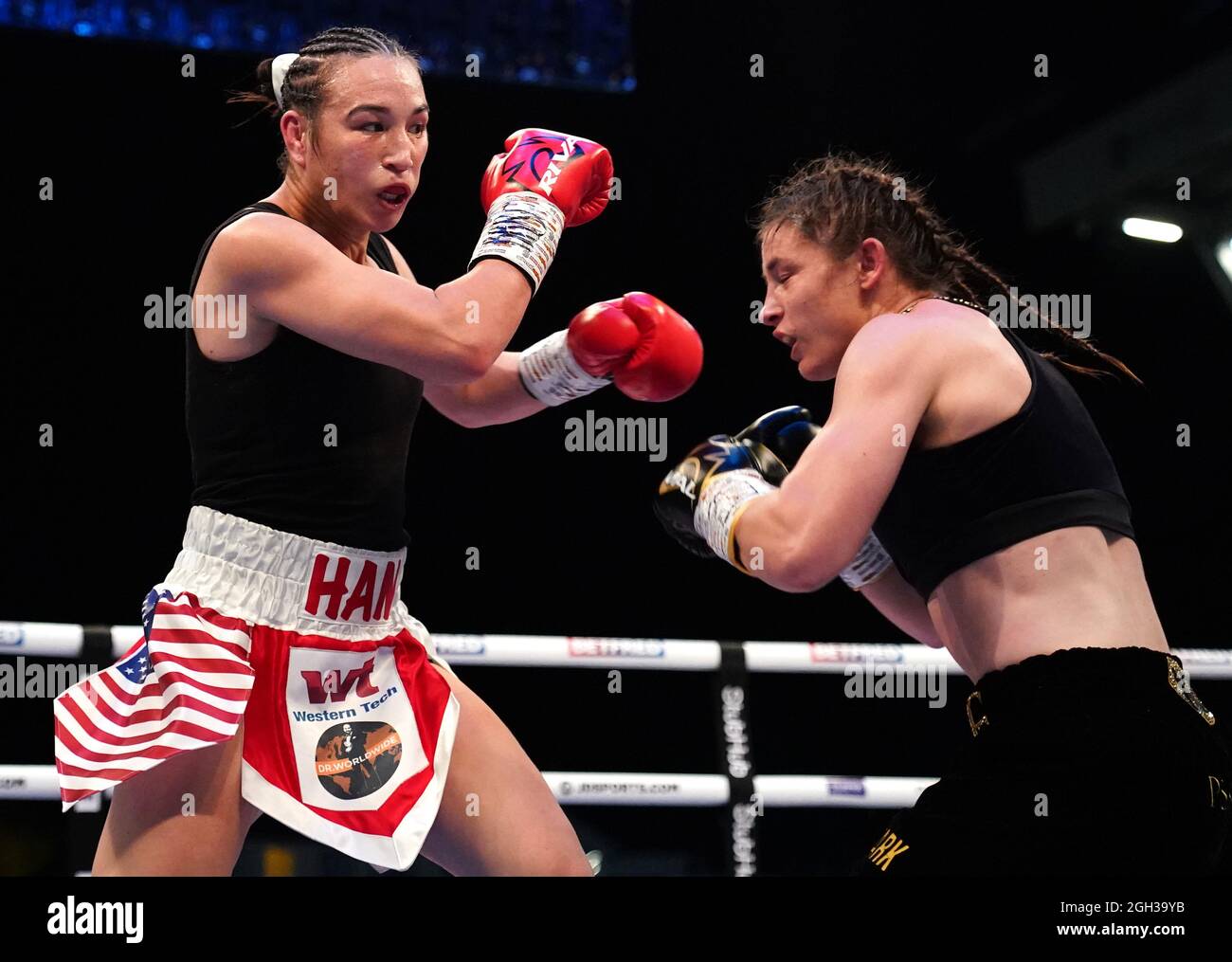 Jennifer Han (left) and Katie Taylor in their Undisputed Lightweight ...