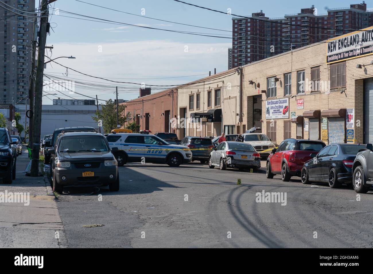 Gunshot wound chest hi-res stock photography and images - Alamy