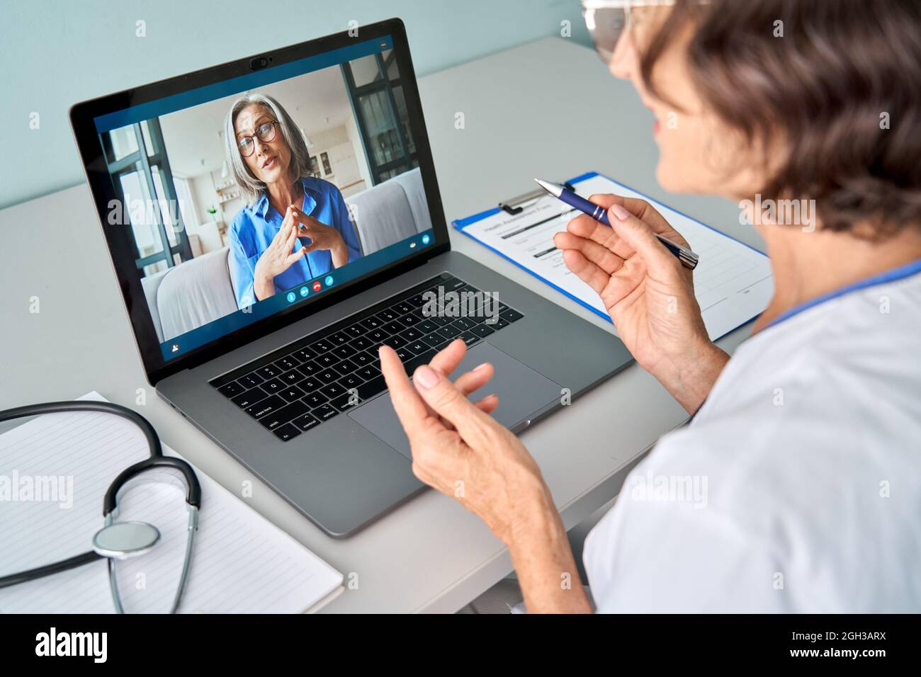 Virtual consulting hi-res stock photography and images - Alamy