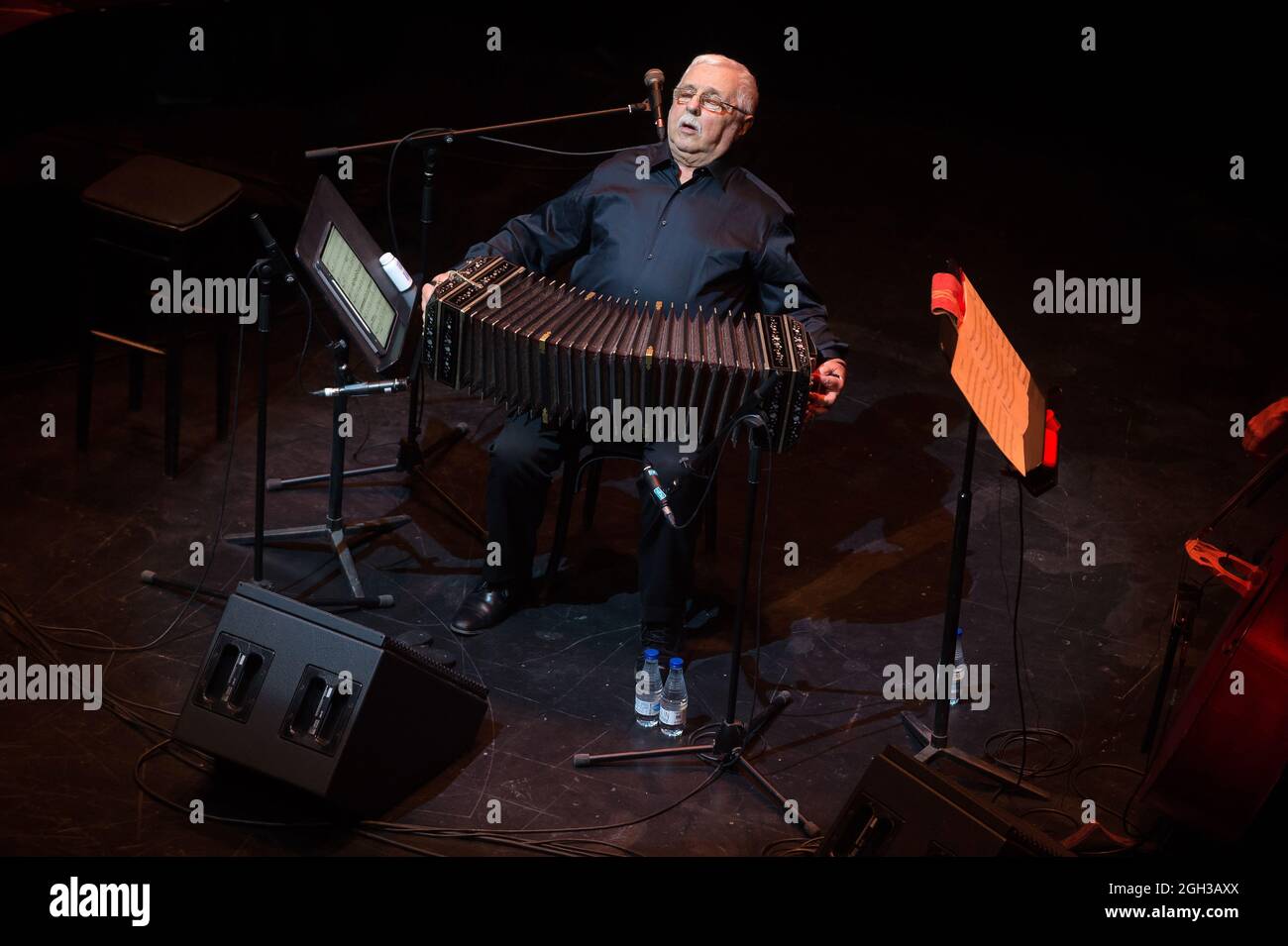 The famous argentinian pianist hi-res stock photography and images - Alamy