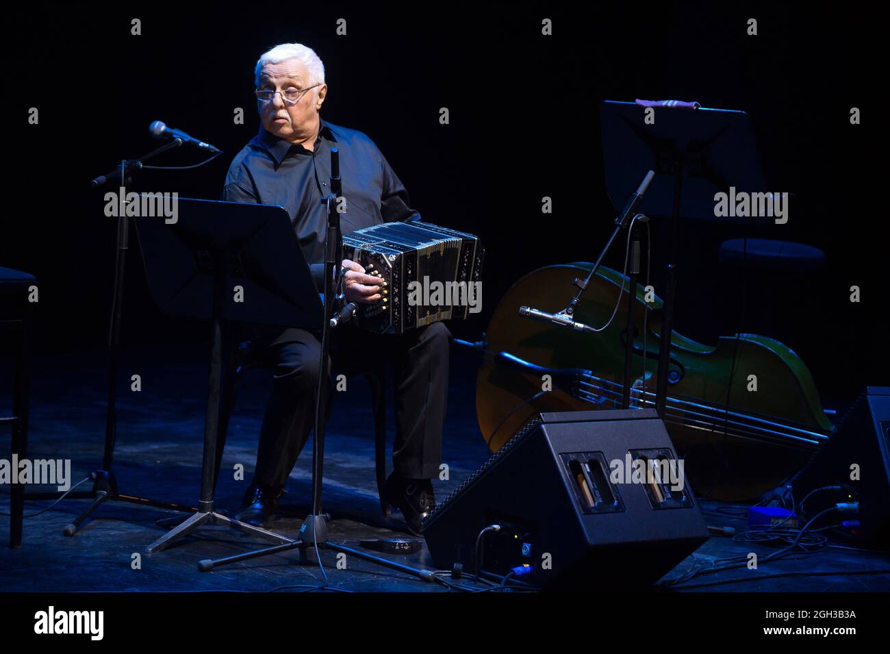 The famous argentinian pianist hi-res stock photography and images - Alamy