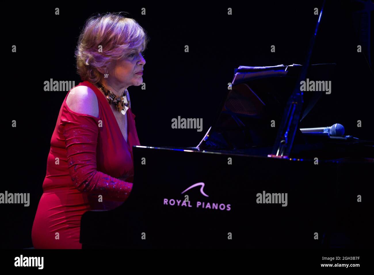 Polly ferman hi-res stock photography and images - Alamy