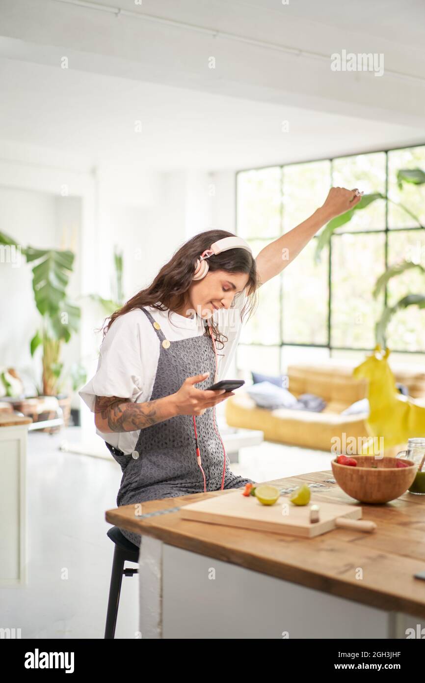 Good news reaction hi-res stock photography and images - Alamy