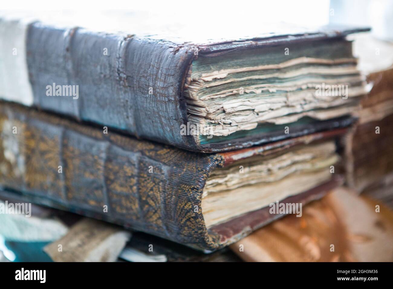 Old fashioned ancient antique book cover hi-res stock photography and ...
