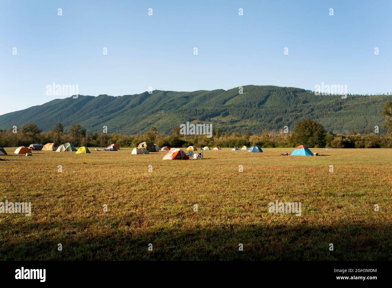 Empty campsite hi-res stock photography and images - Alamy