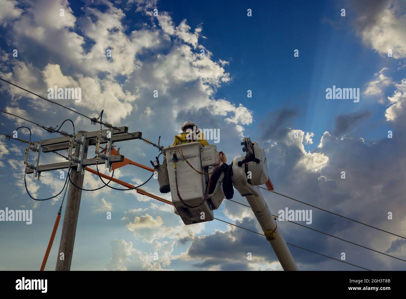 Tornado safety hi-res stock photography and images - Alamy