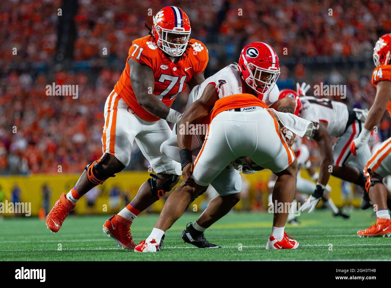 September 4, 2021: Georgia Bulldogs linebacker Nolan Smith (4) sacks ...