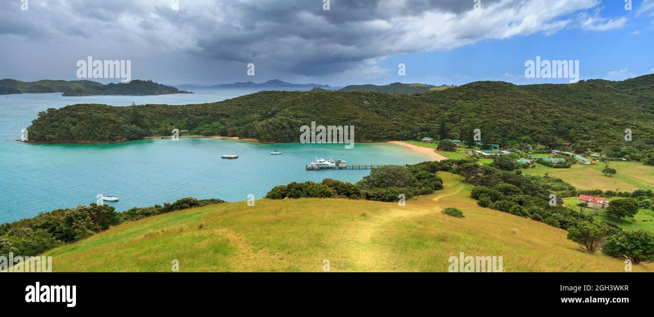 Urupukapuka island bay islands new hi-res stock photography and images ...