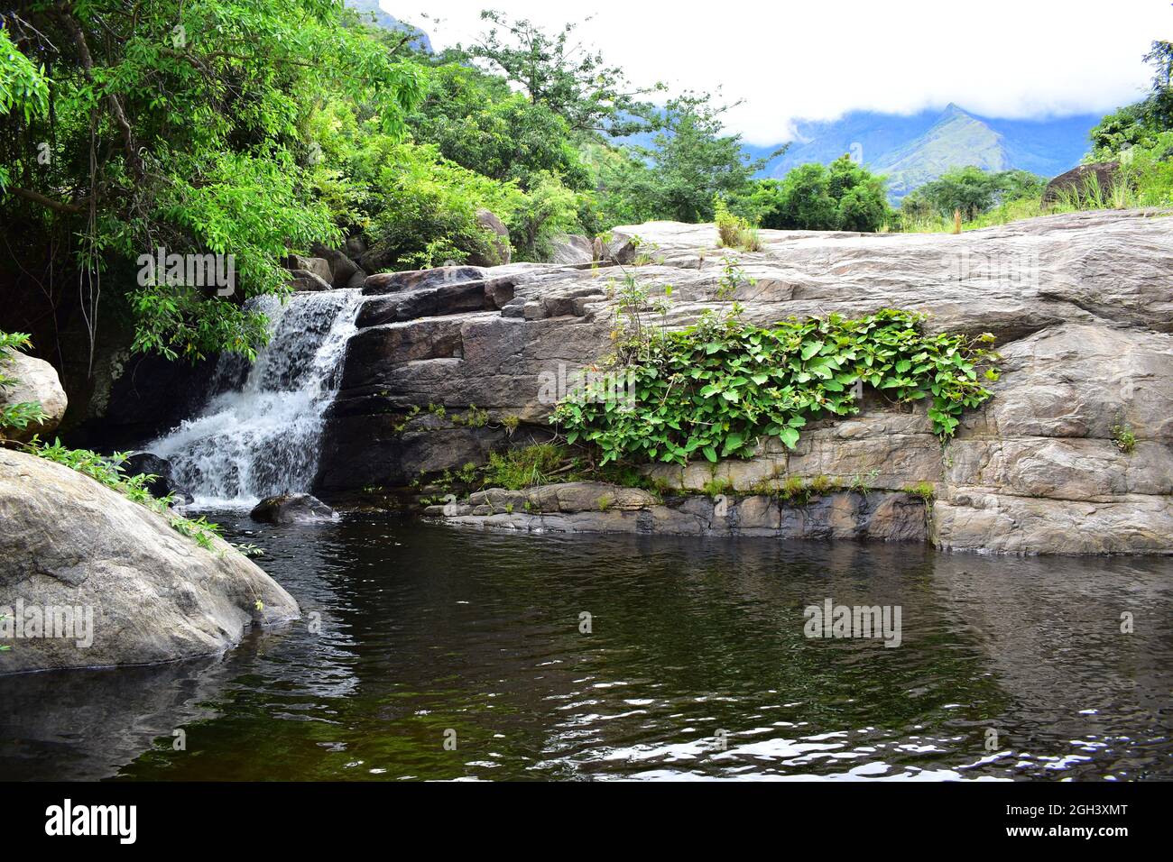 Oothamparai Falls in Bodinayakanur, Tamilnadu Stock Photo - Alamy