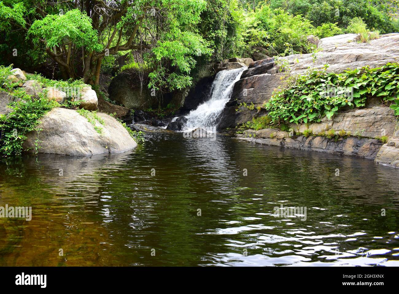Oothamparai Falls in Bodinayakanur, Tamilnadu Stock Photo - Alamy