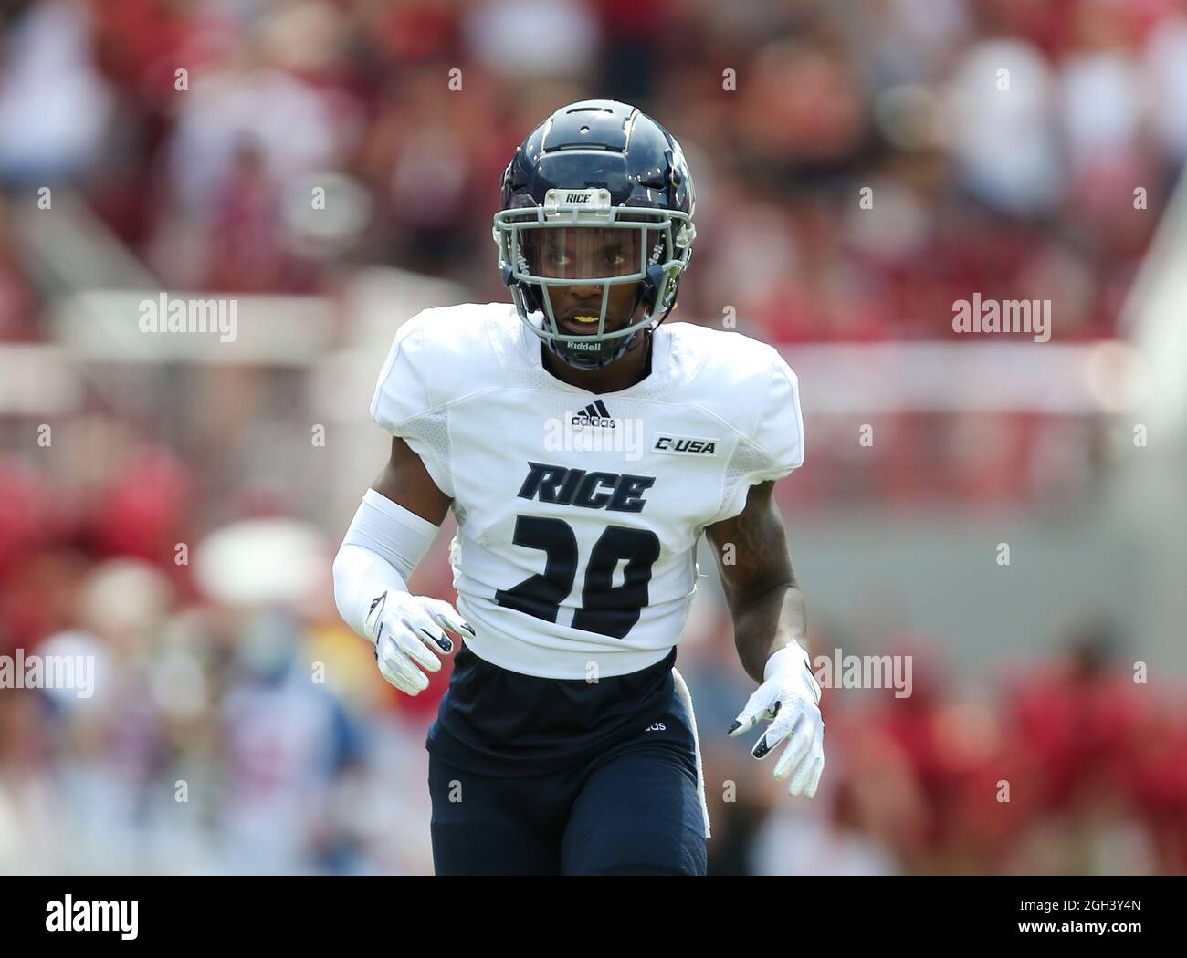 September 4, 2021: Owls defensive back Sean Fresch #29 glances into the ...