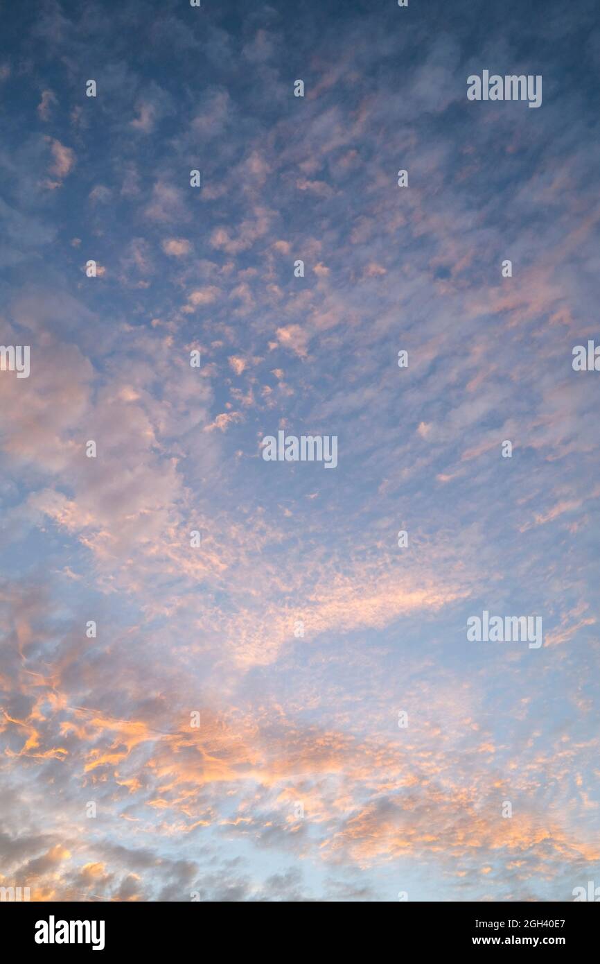 Sunset clouds hi-res stock photography and images - Alamy