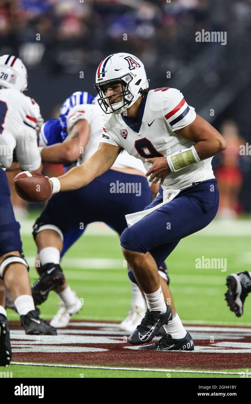 Halftime. 04th Sep, 2021. Arizona Wildcats quarterback Gunner Cruz (9 ...