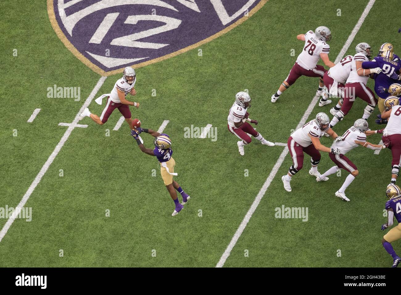 Washington Huskies defensive back Brendan Radley-Hiles (44) blocks a ...