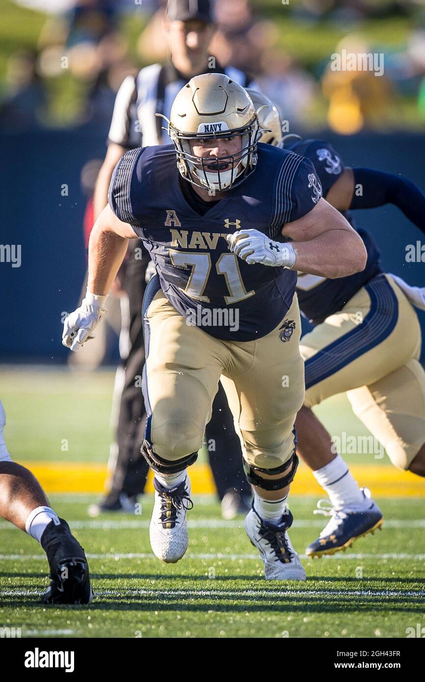 September 4, 2021: Navy Midshipmen guard Joshua Pena (71) fires off the ...