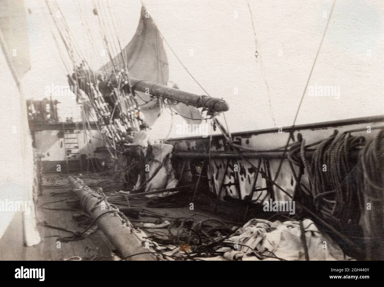 Deck and broken mast of the four-masted steel barque Hougomont, circa ...