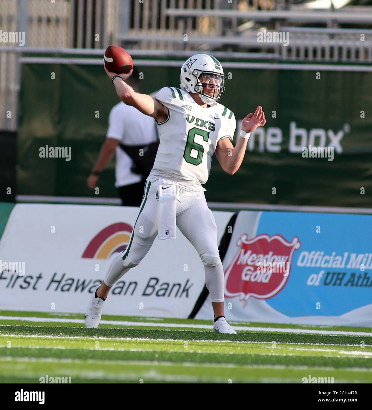 September 4, 2021 - Portland State Vikings quarterback Davis Alexander ...