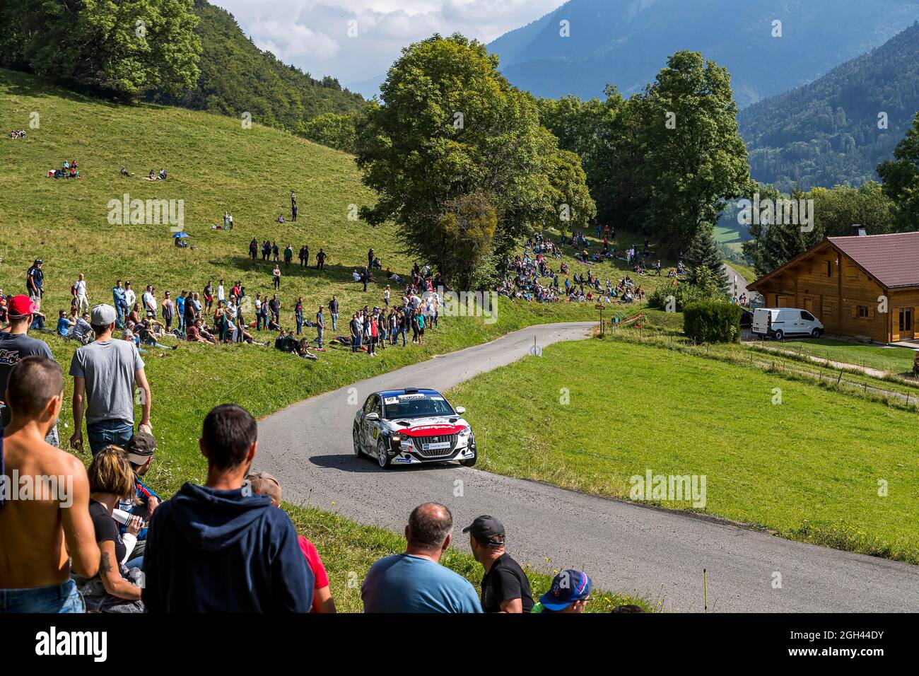 69 DARMEZIN Lucas, MAHINC Enzo, Peugeot 208 Rally 4, action during the ...