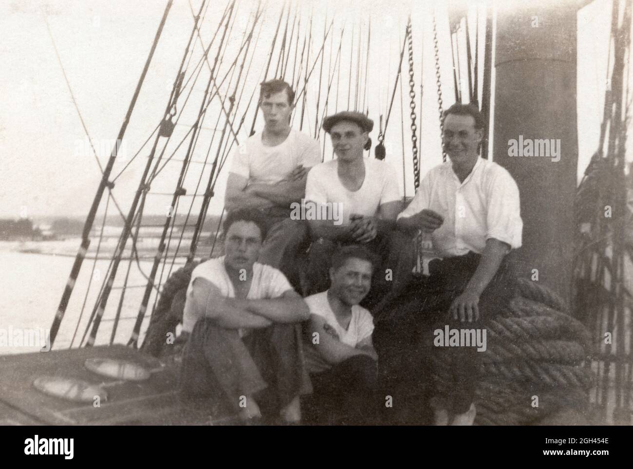 Five masted sailing ship hi-res stock photography and images - Alamy