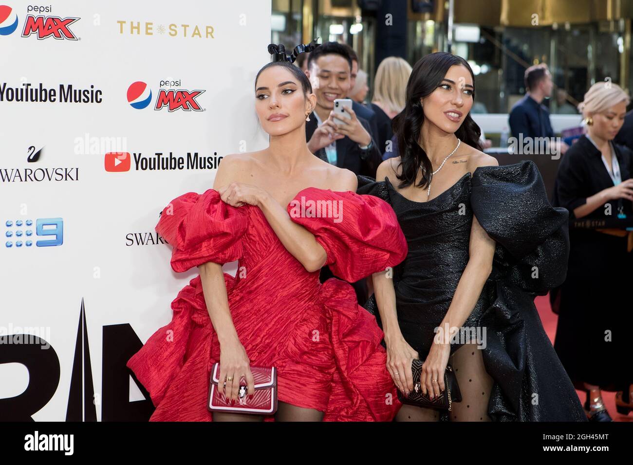 Lisa origliasso and jessica origliasso the veronicas hi-res stock ...