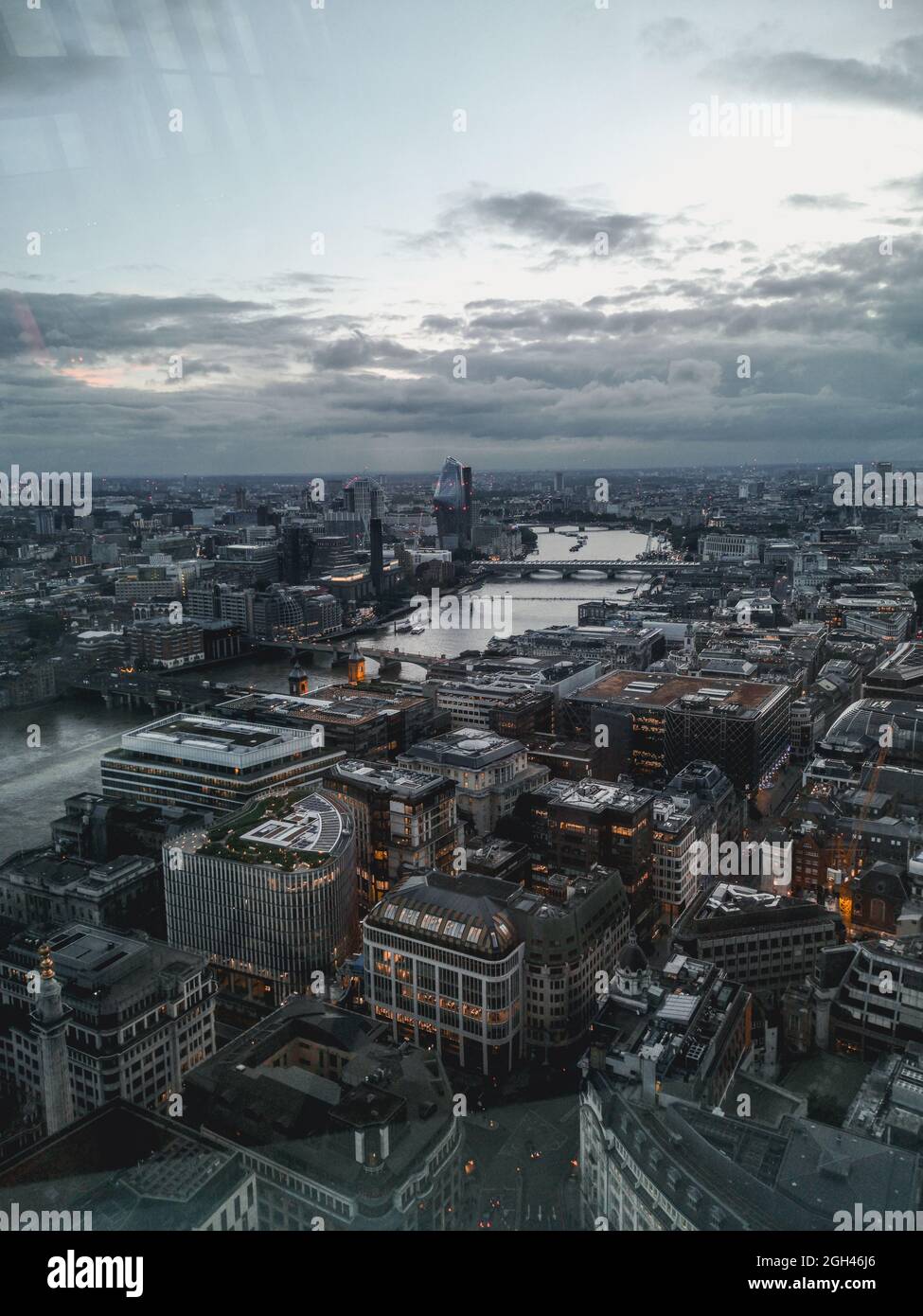 Cityscape with bridges hi-res stock photography and images - Alamy