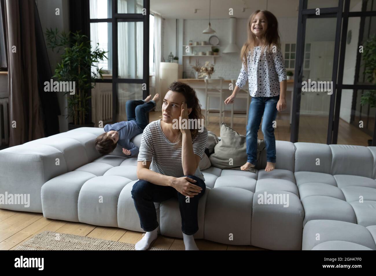 Angry mother shouting hi-res stock photography and images - Alamy