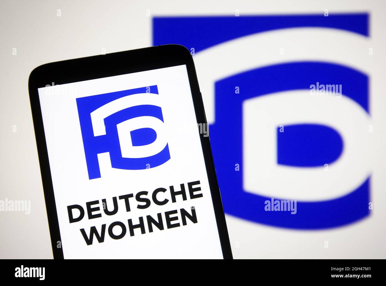 Logo deutsche wohnen hi-res stock photography and images - Alamy