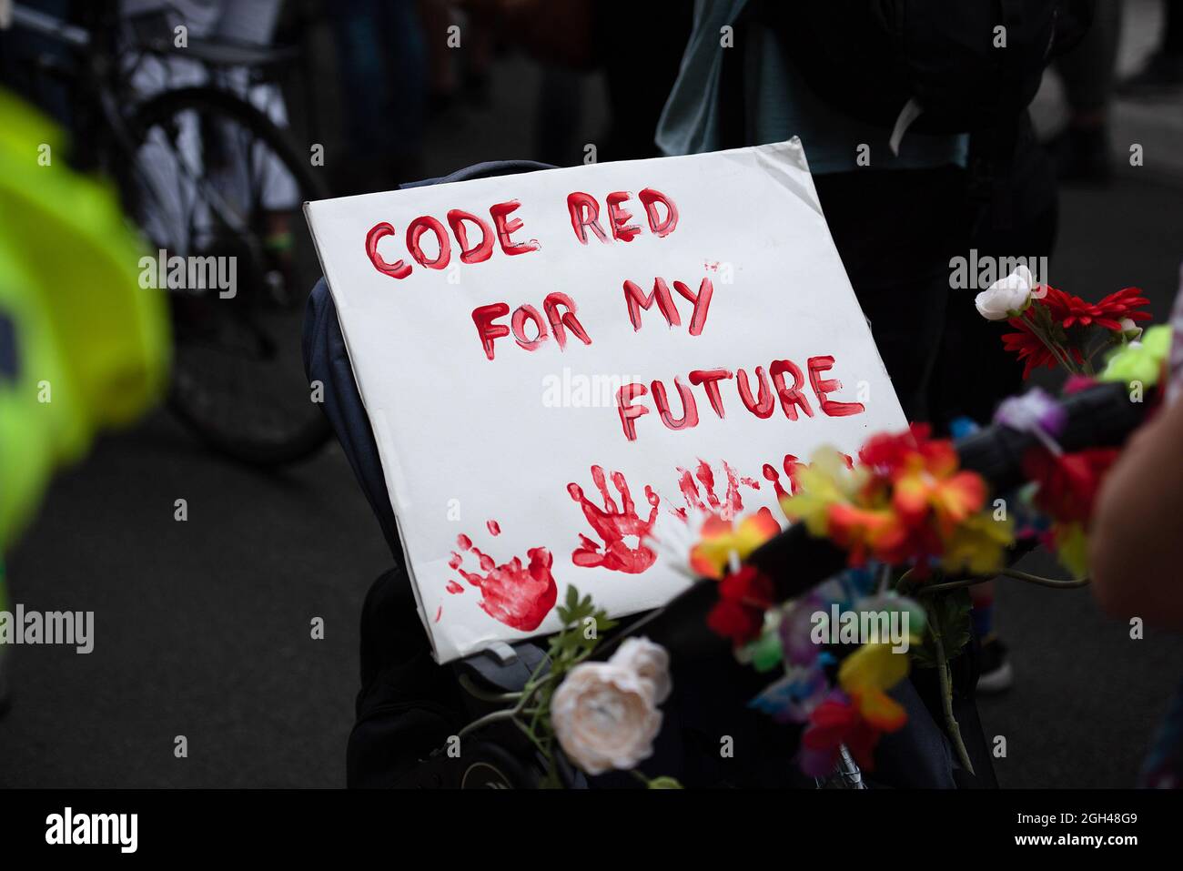Code red placard hi-res stock photography and images - Alamy
