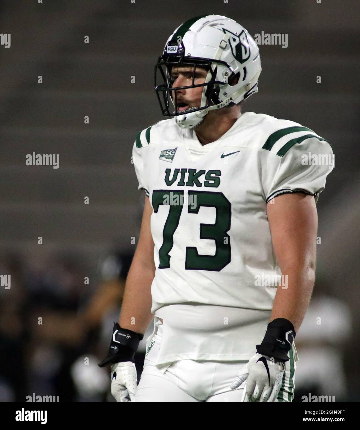 September 4, 2021 - Portland State Vikings offensive lineman Brandon ...