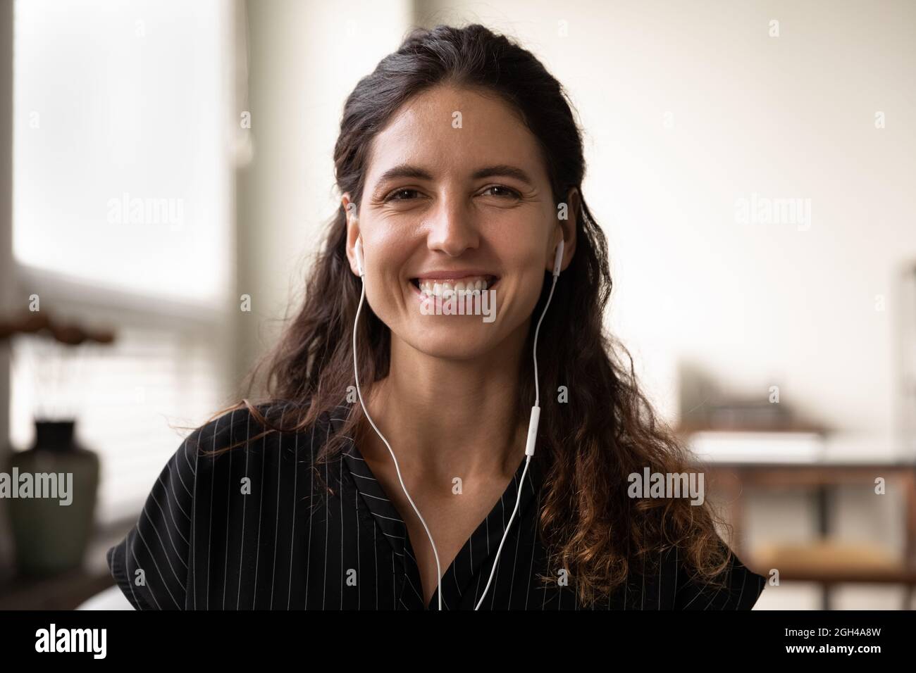 Happy latin hi-res stock photography and images - Alamy