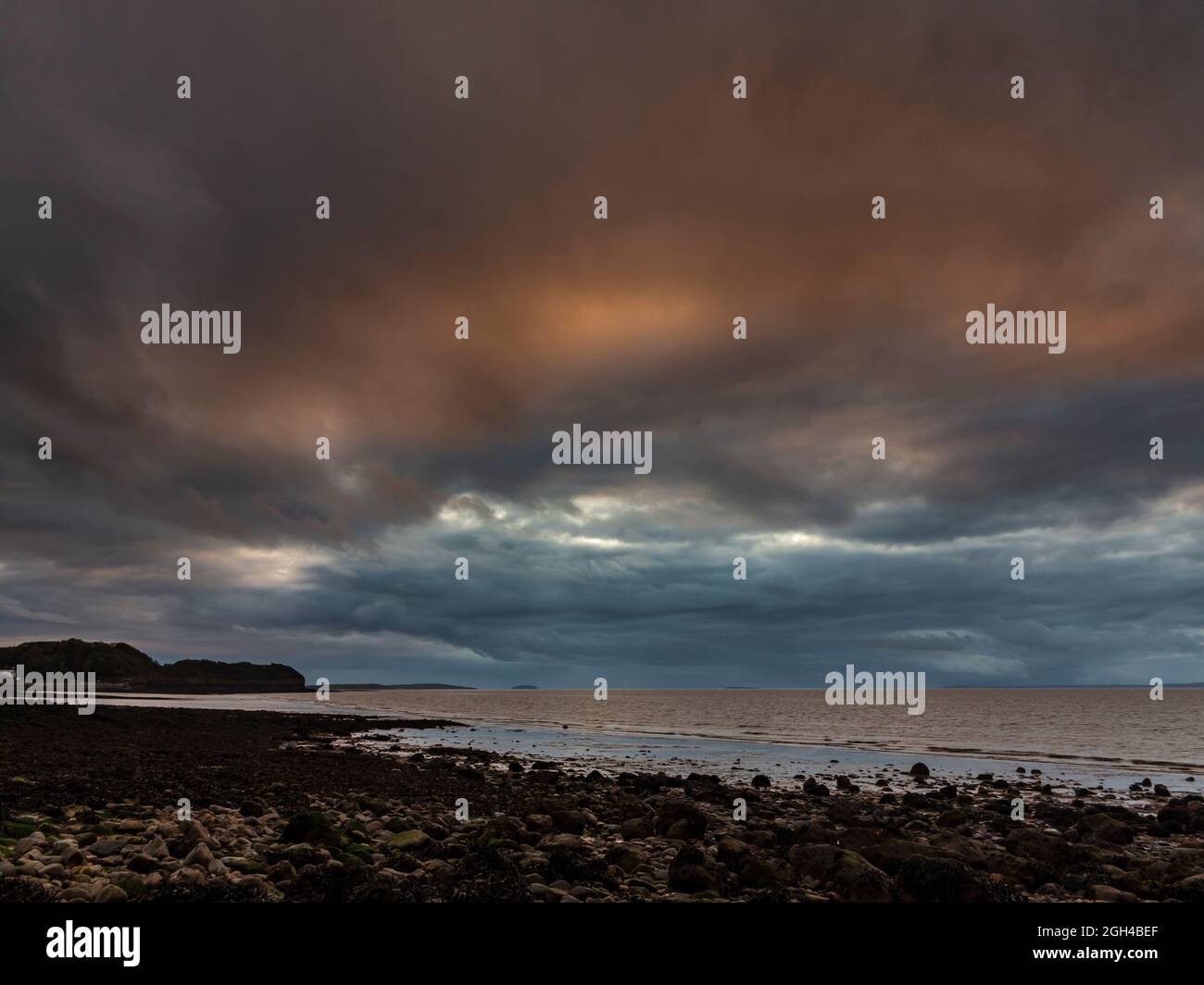 Clevedon seafront with dark clouds overhead Stock Photo - Alamy