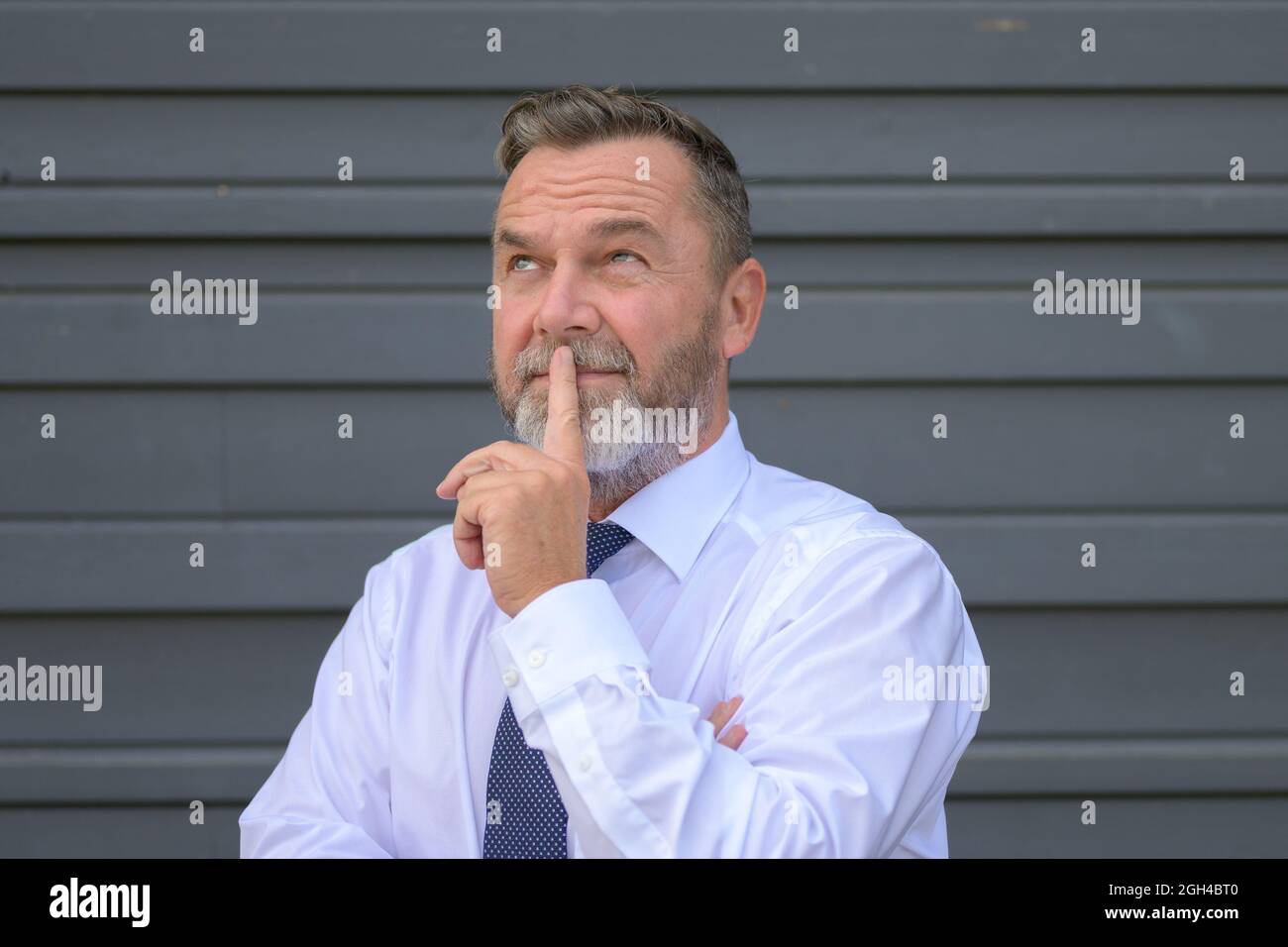 Serious concentration hi-res stock photography and images - Alamy