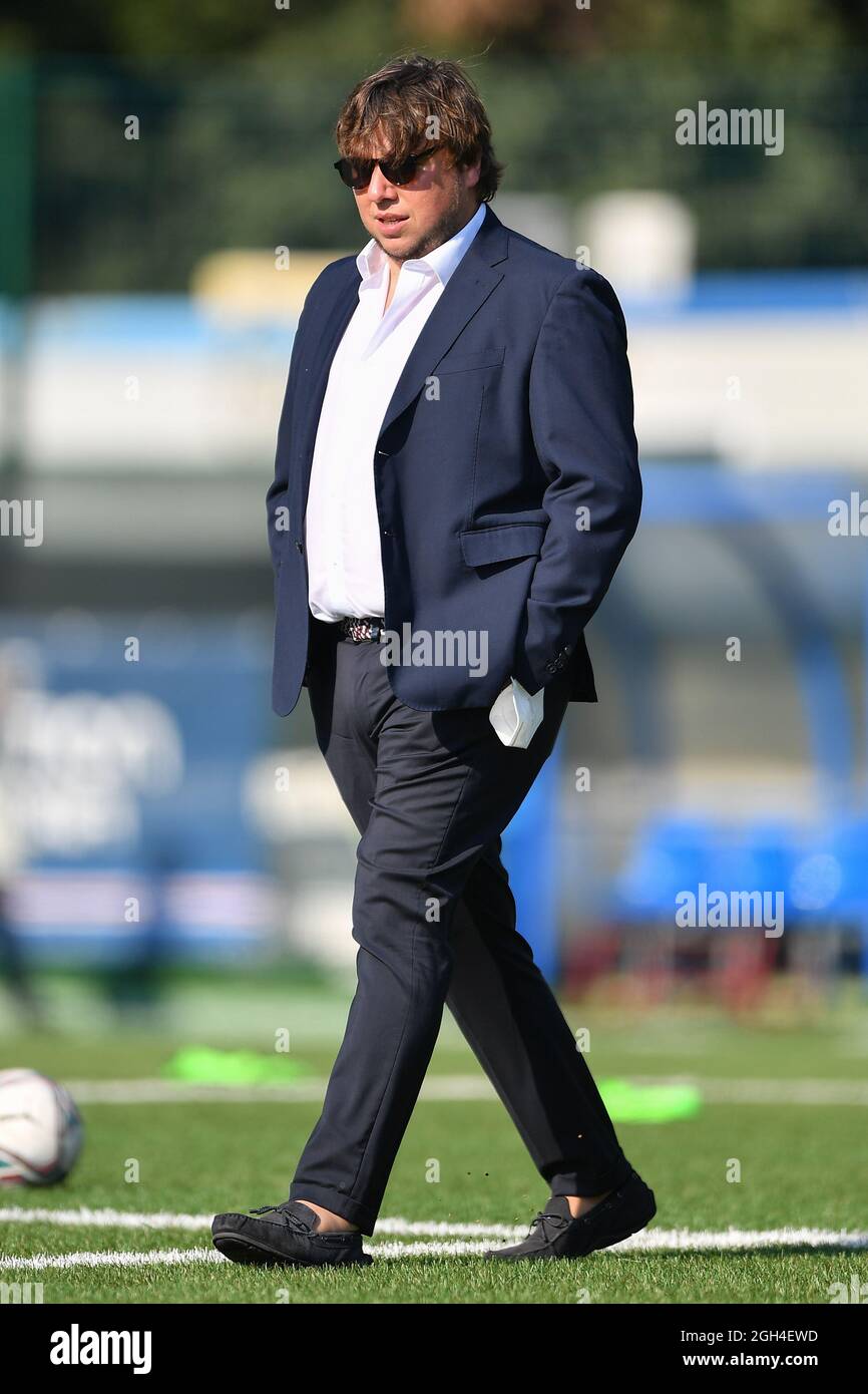 Manager ge hi-res stock photography and images - Alamy