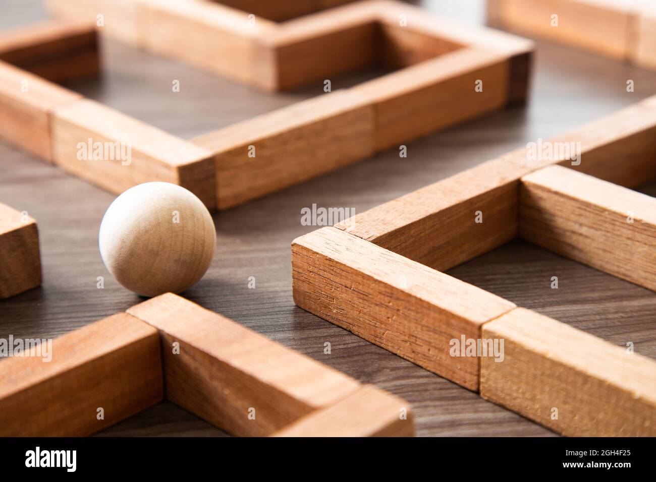 Ball in maze puzzle hi-res stock photography and images - Alamy