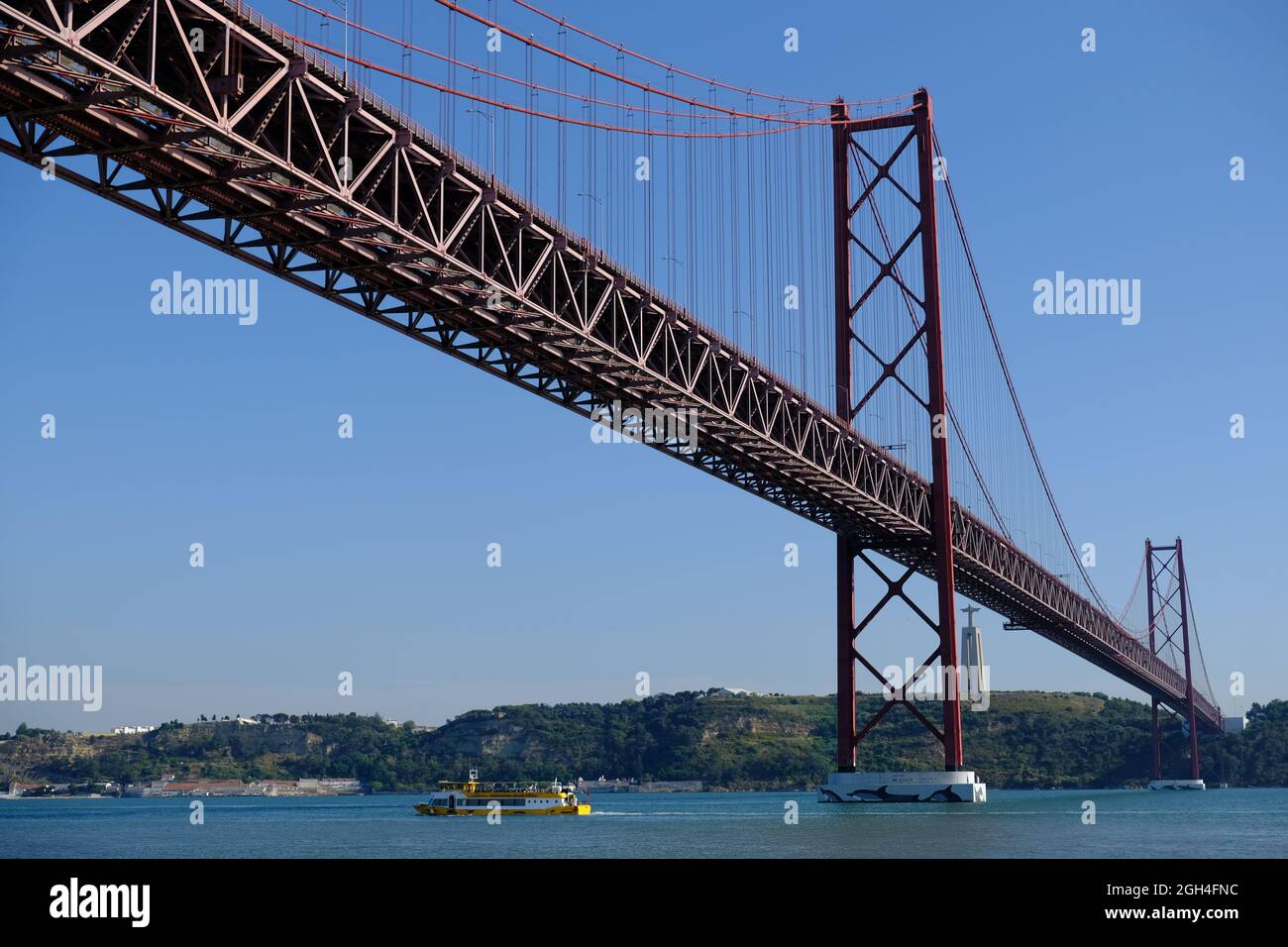 Ponte 25 de abril suspension hi-res stock photography and images - Alamy