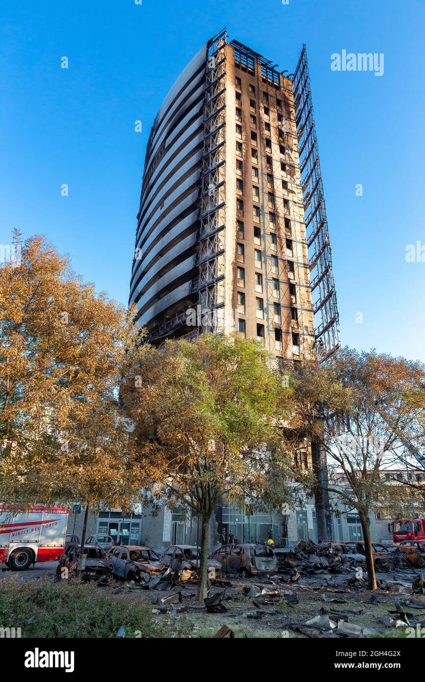 Milan tower fire hi-res stock photography and images - Alamy
