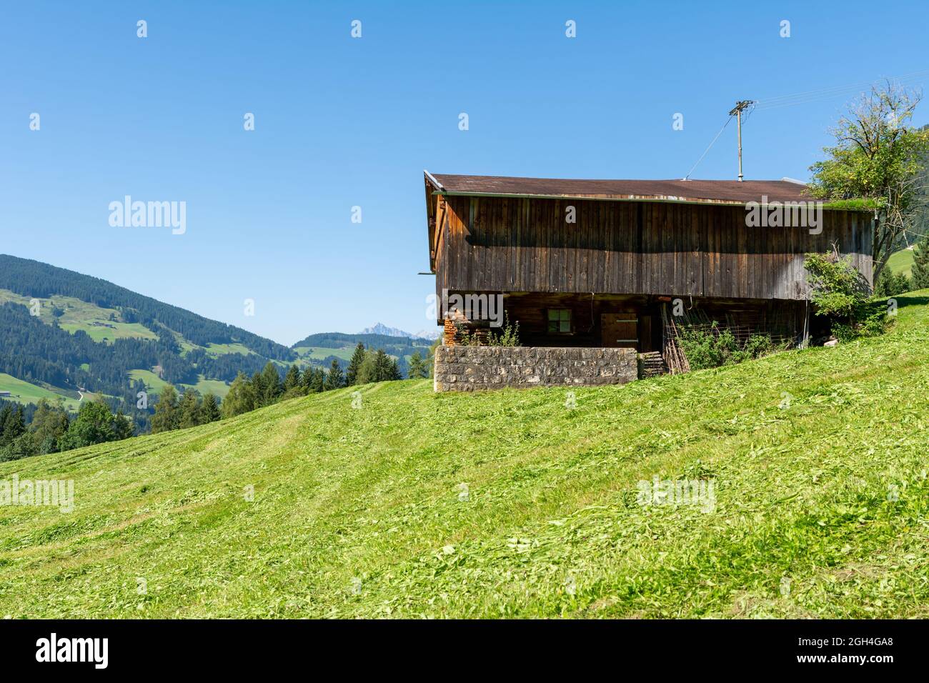 Wooden hay barn High Resolution Stock Photography and Images - Alamy