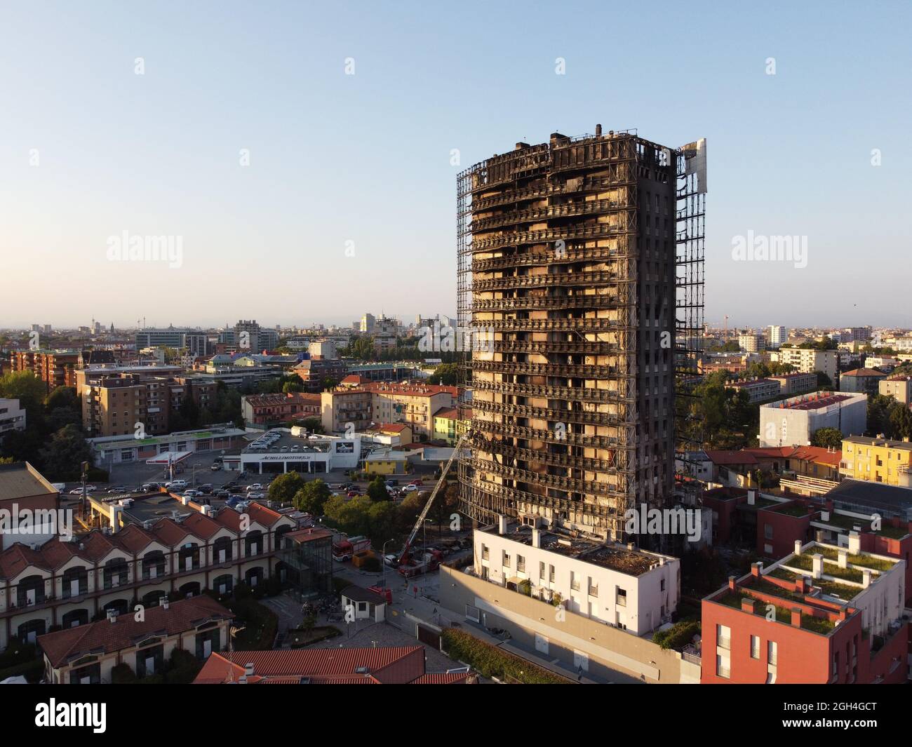Milan tower fire hi-res stock photography and images - Alamy