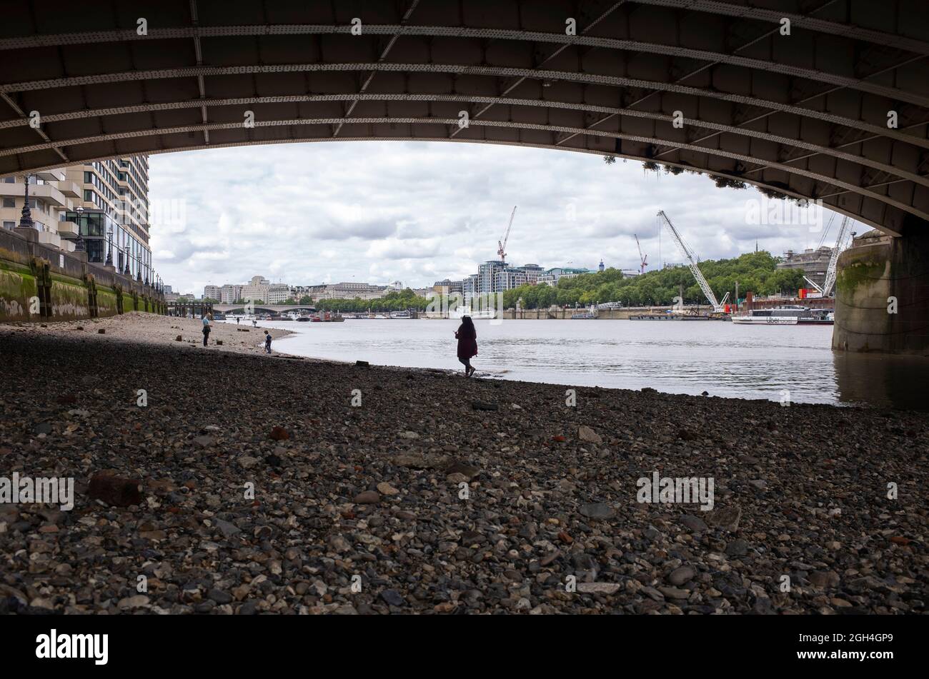 Thames at low tide hi-res stock photography and images - Alamy