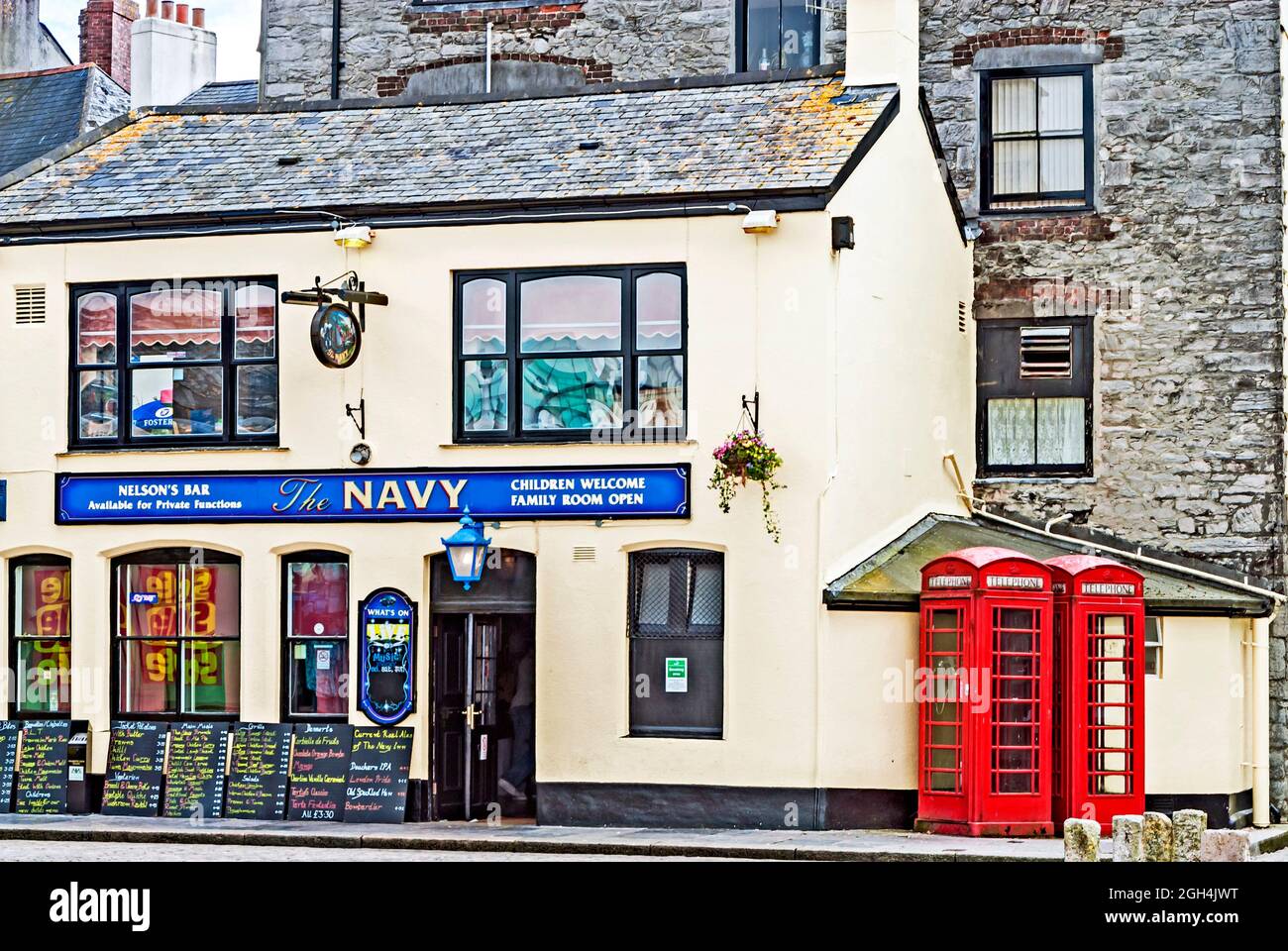 Navy inn hi-res stock photography and images - Alamy