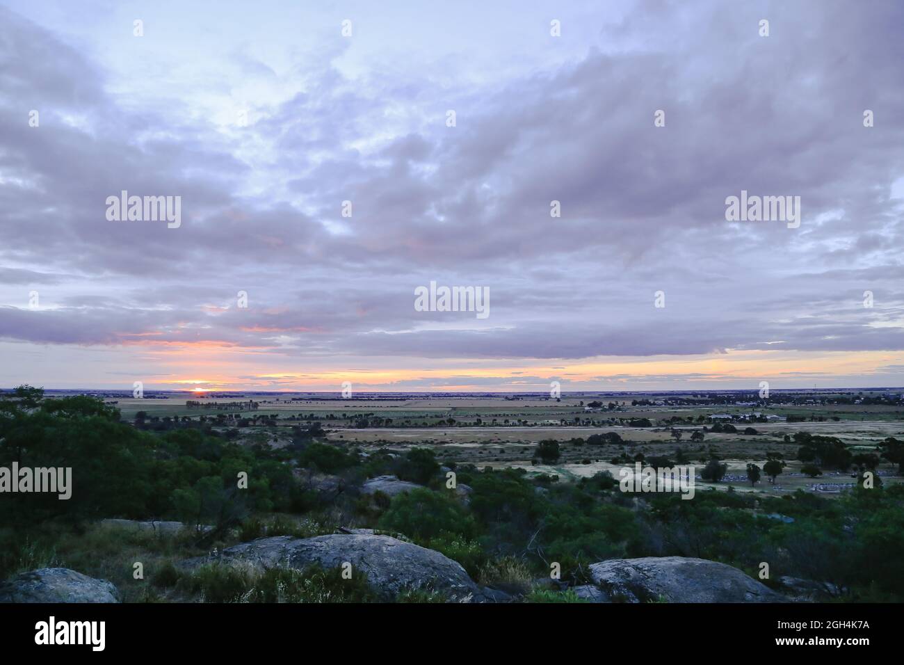 Surrounding the pyramid hi-res stock photography and images - Alamy