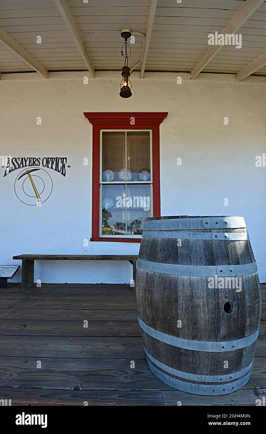 Colonial style shop in the heart of Old Town San Diego State Historic ...