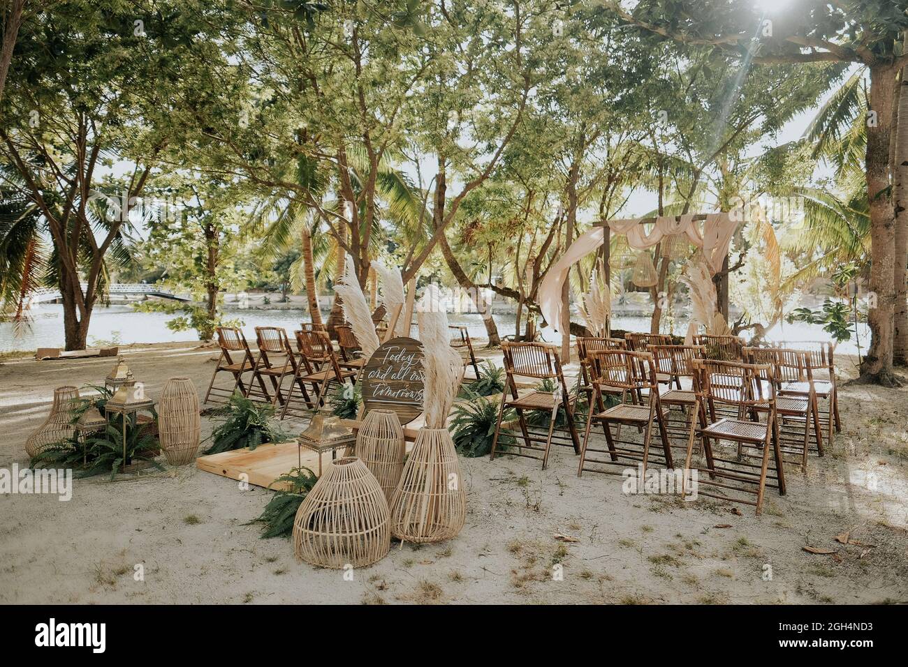 wedding reception, rustic setup Stock Photo - Alamy