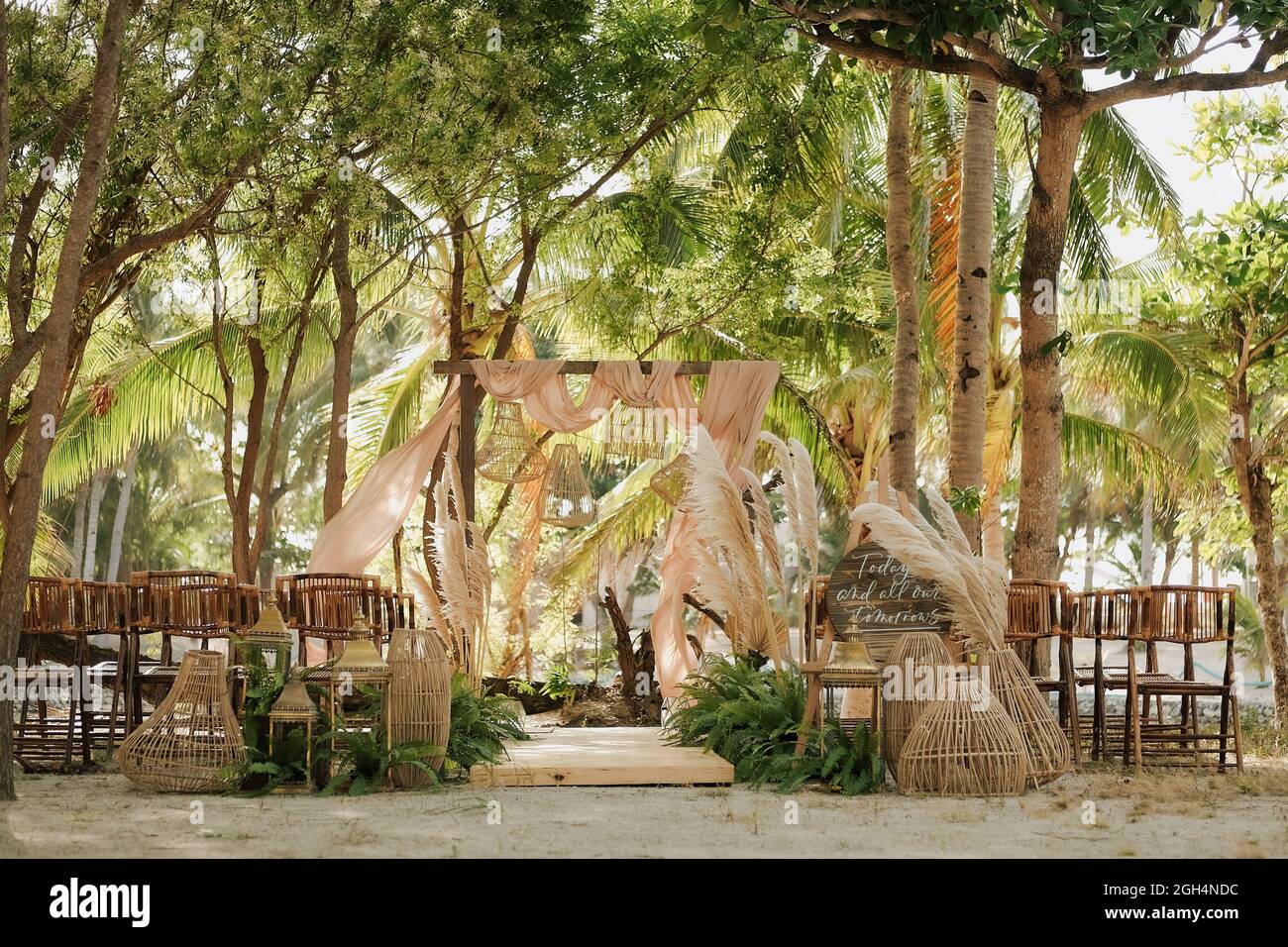 wedding reception, rustic setup Stock Photo - Alamy