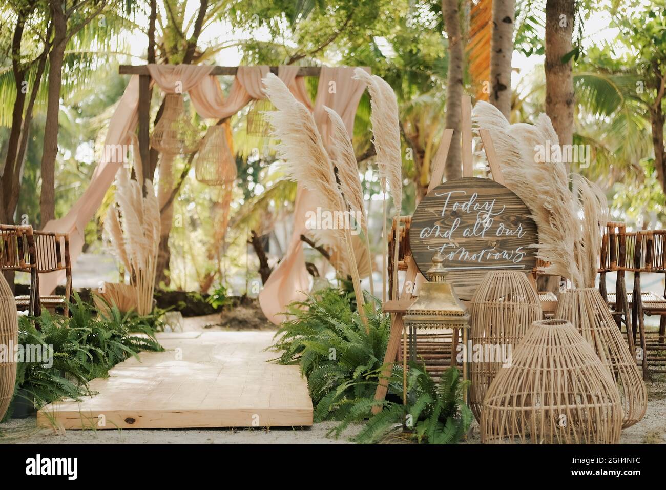 wedding reception, rustic setup Stock Photo - Alamy