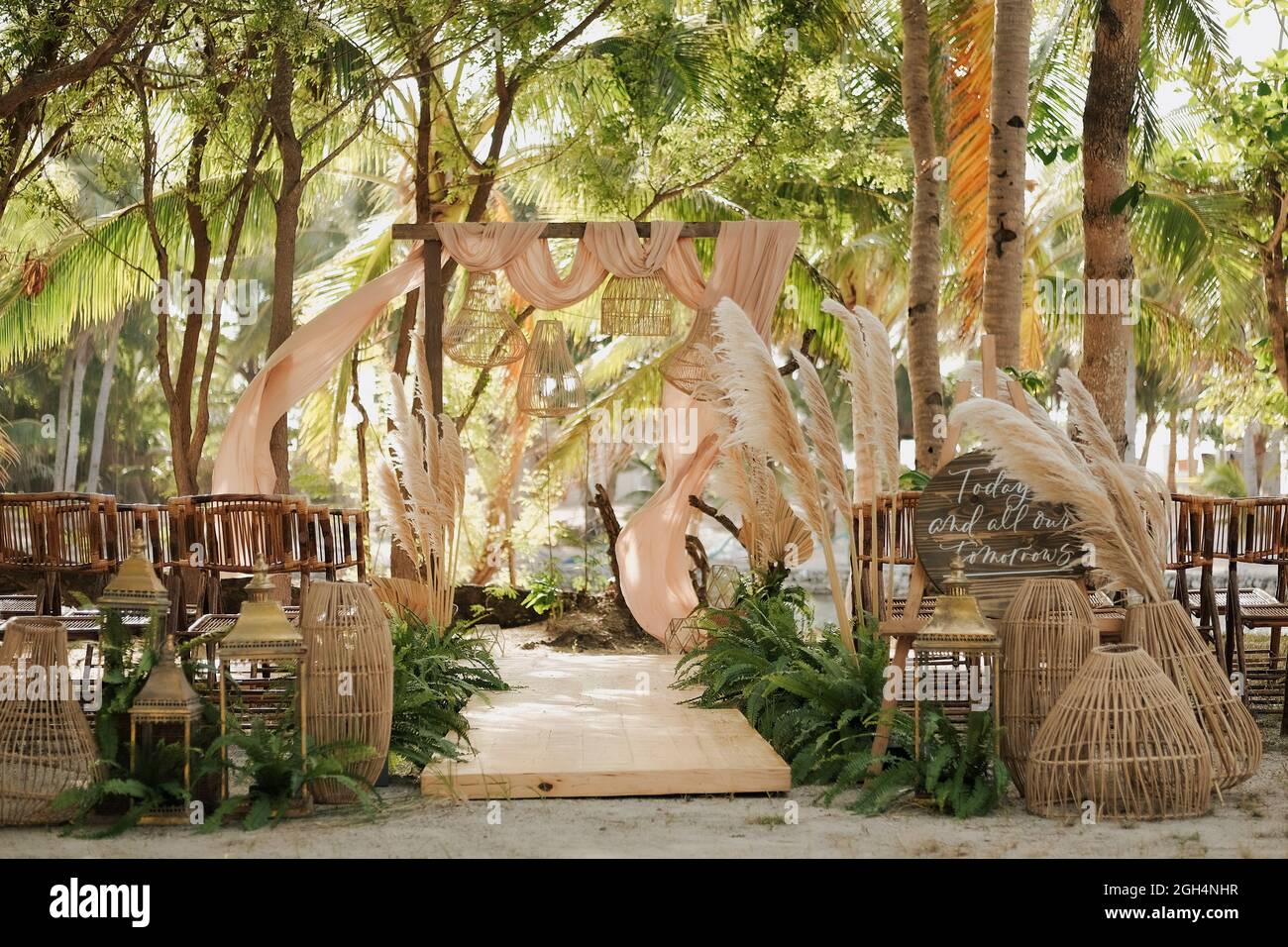 wedding reception, rustic setup Stock Photo - Alamy