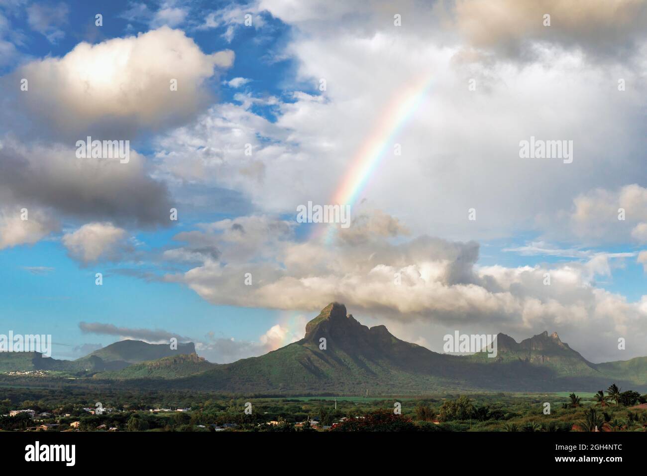 Rempart mountain with cloud formations and rainbow, Mauritius ...