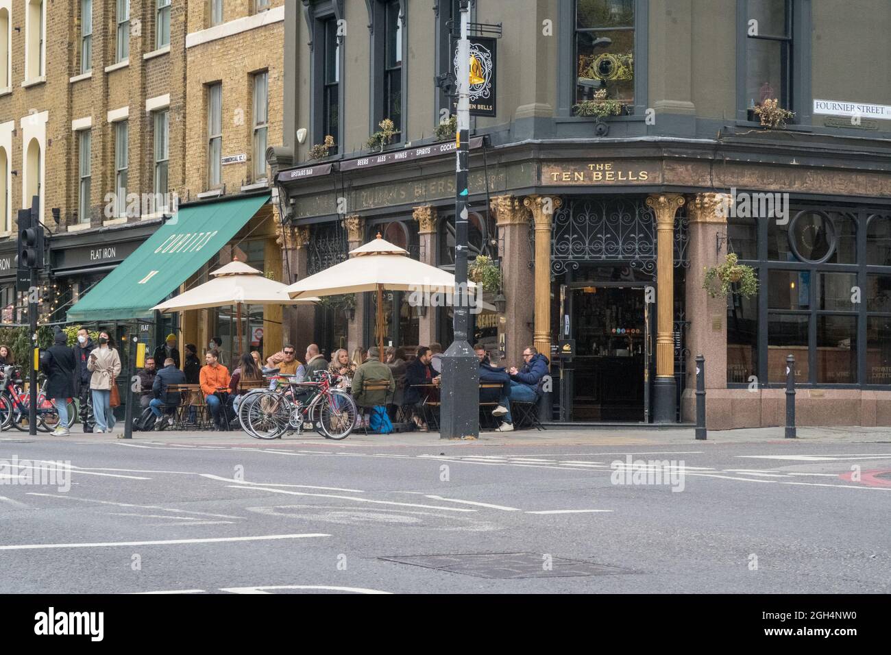 The ten bells pub spitalfields hi-res stock photography and images - Alamy