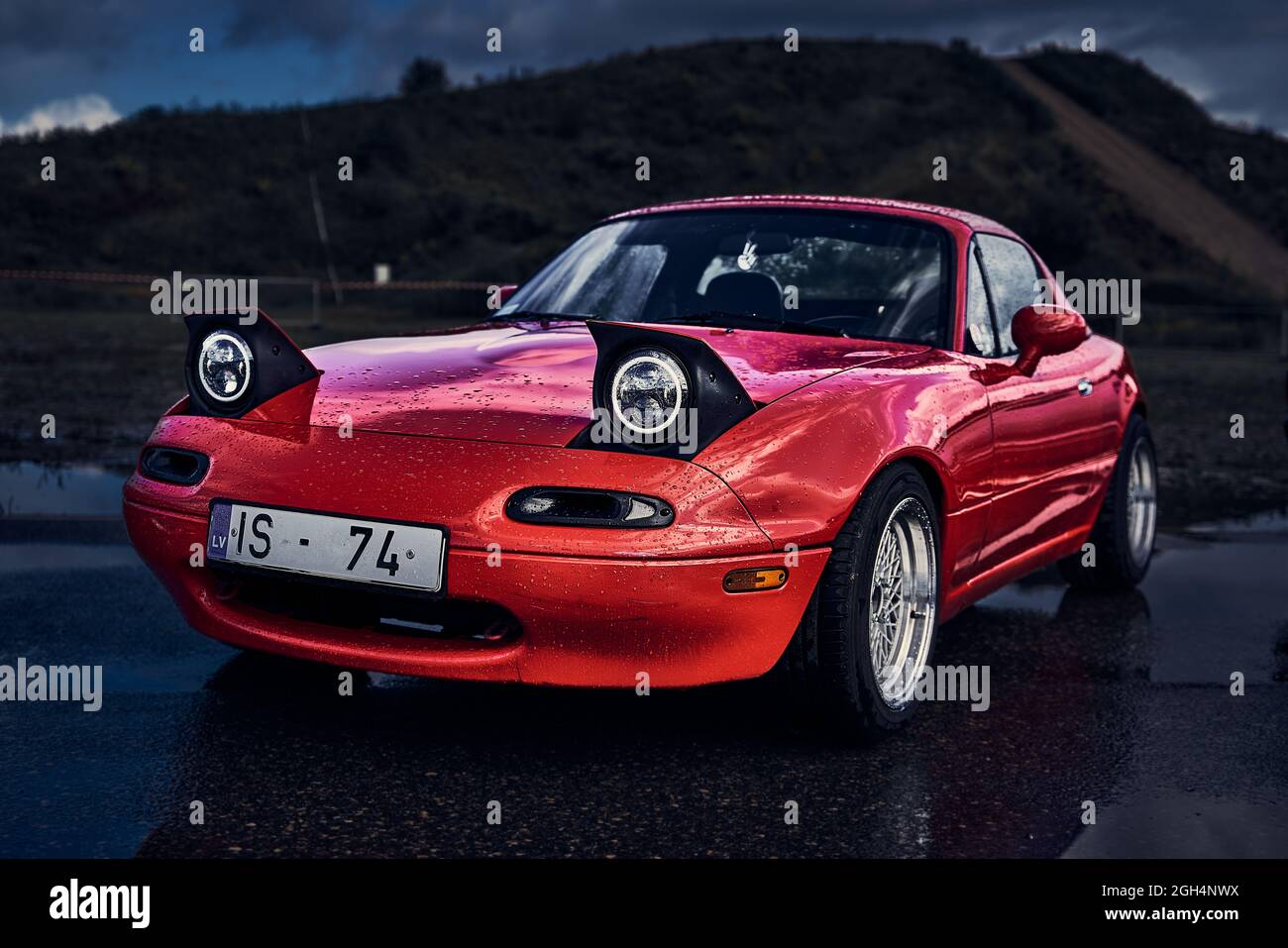Red colour car hi-res stock photography and images - Alamy