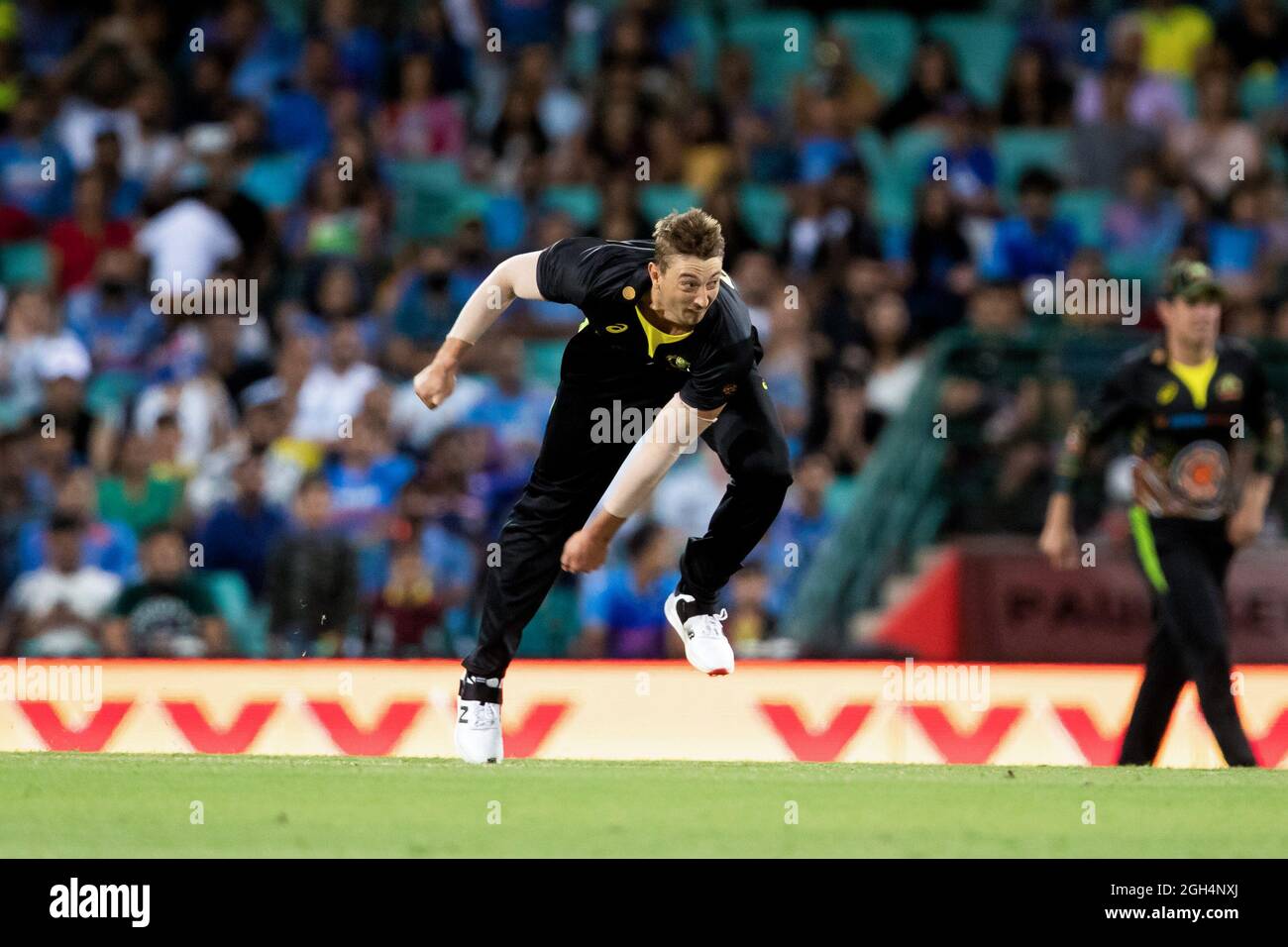 Sydney, Australia, 6 December, 2020. Daniel Sams of Australia bowls ...
